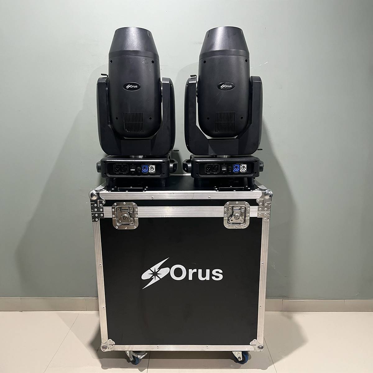 KIT 2 CABEZAS MOVILES ORUS 400W LED 3 EN 1 CMY + CTO - ALCALED PERÚ
